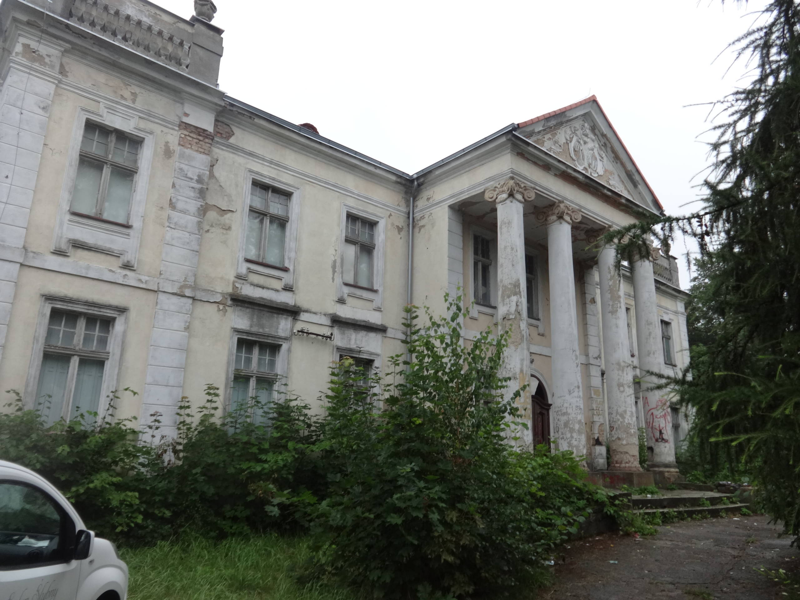 Unikalny zespół pałacowo - parkowy gmina Strzałkowo - zabytkowe ...
